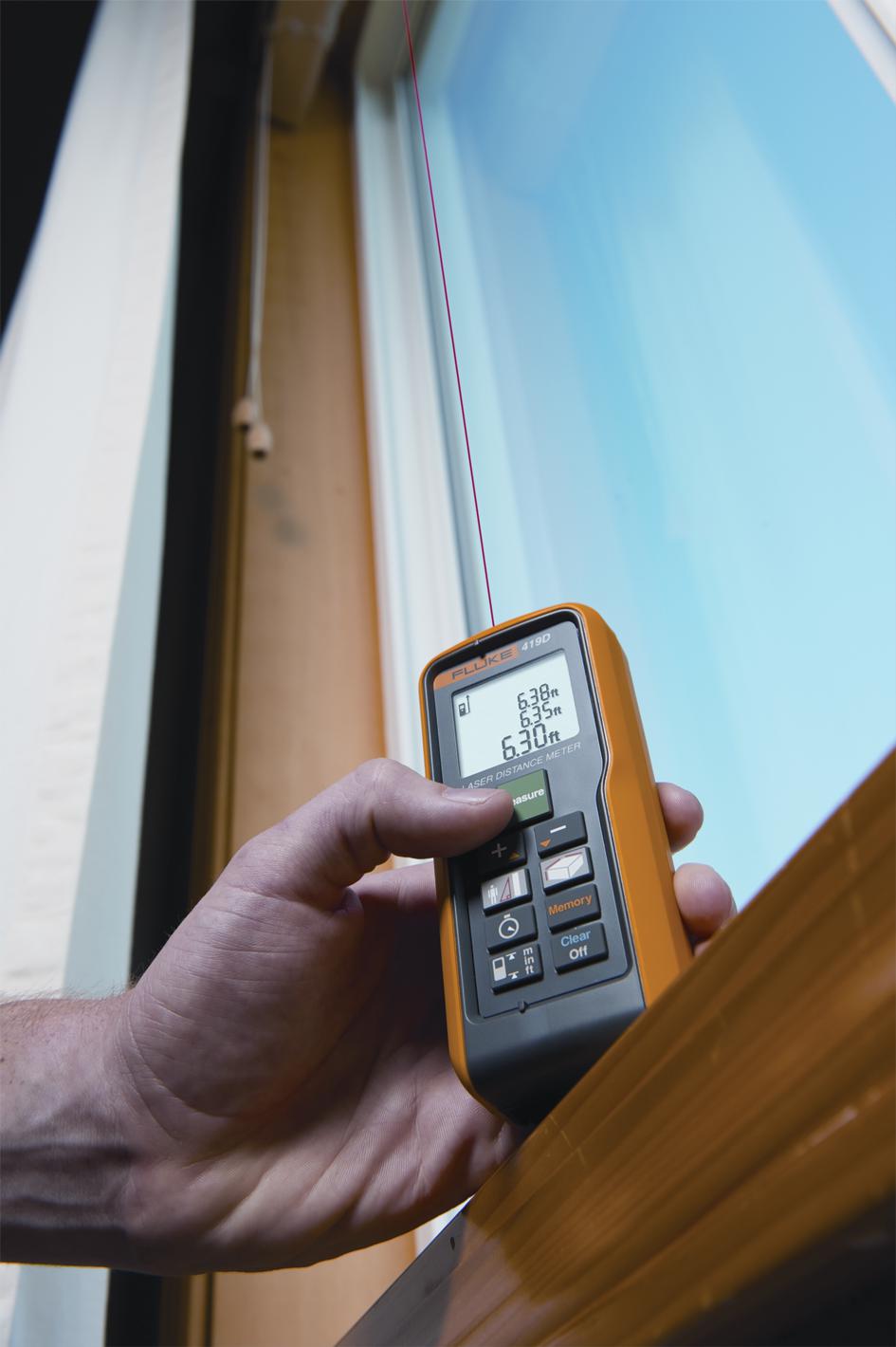 FLUKE 424D - Fluke - Laser Distance Meter, 100m (330ft), ± 1mm (± 0.04")